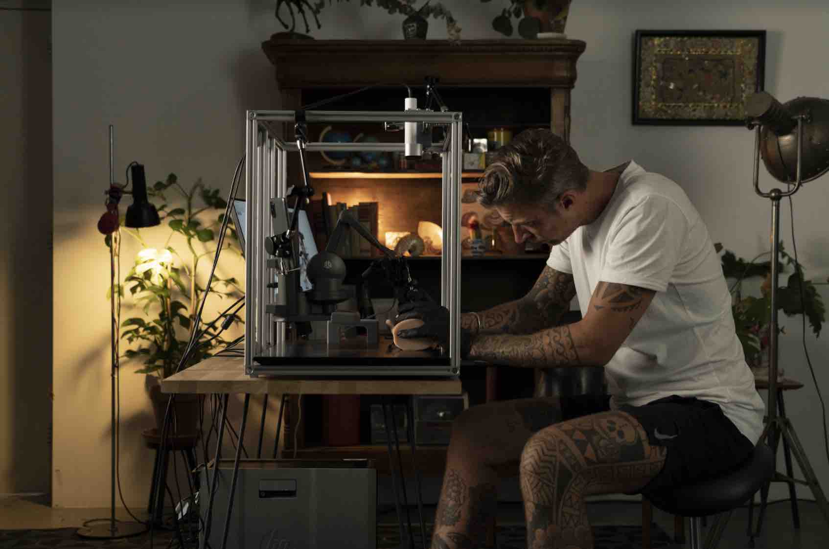 «The Impossible Tattoo» - Татуировка от робота